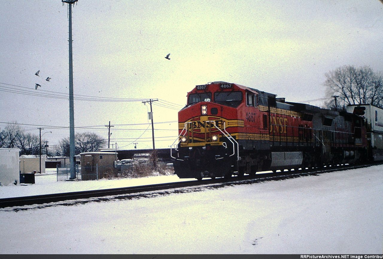 BNSF 4867